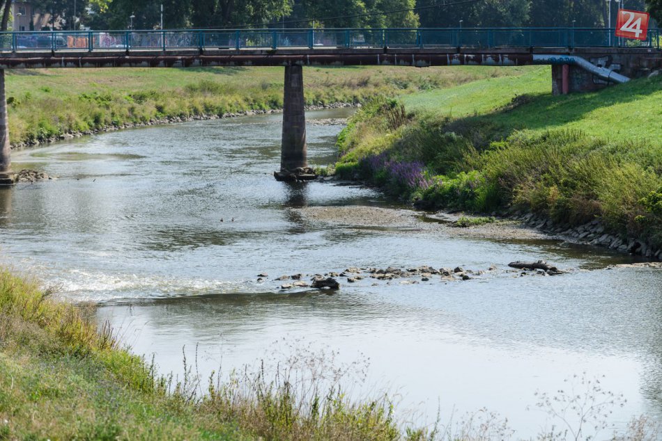 Rieka Nitra má nedostatok vody, jej prítoky sú vyschnuté