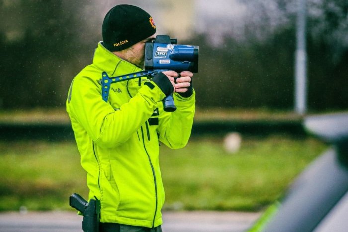 Policajti si posvietili na vodičov v Nitrianskom… | Nitra24.sk